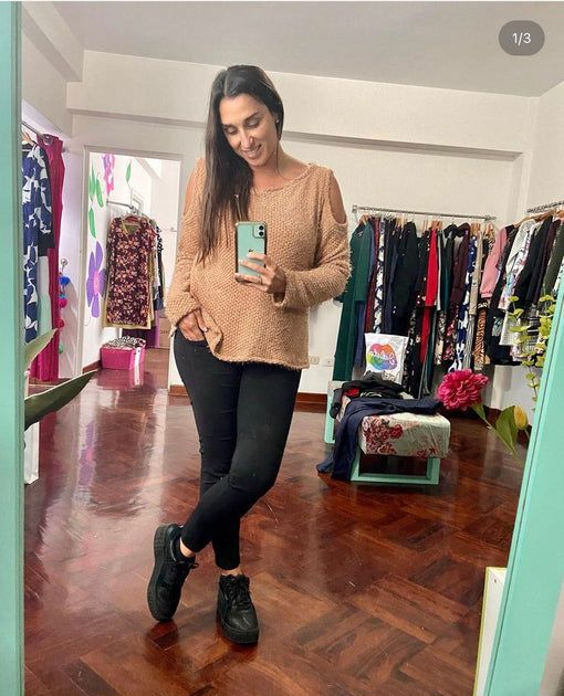 Top Alaska Huecos Camel – Julieta Shop
